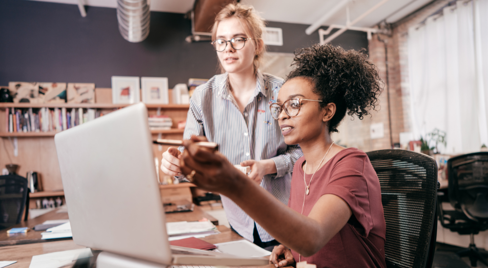 Measuring Internal Communications: Metrics, KPIs, & Examples